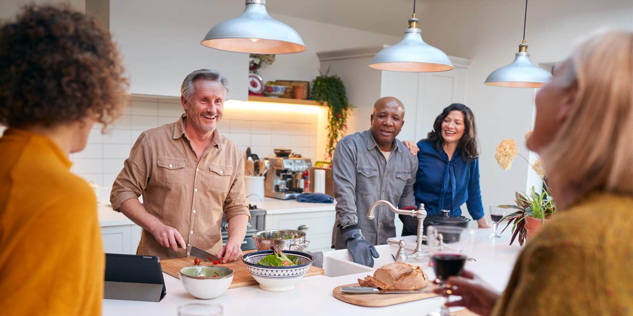 How to party like a pro and stay on track with your health goals - Splenda®